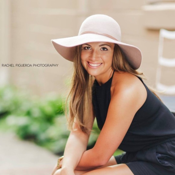 Mallory's Closet (@mallory_kramer) | Poshmark